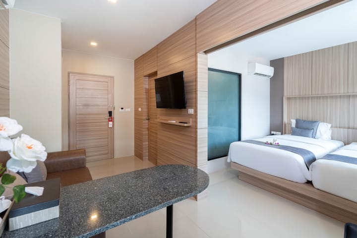 Grand Deluxe Room - Balcony & Kitchenette - Patong - Patong Beach