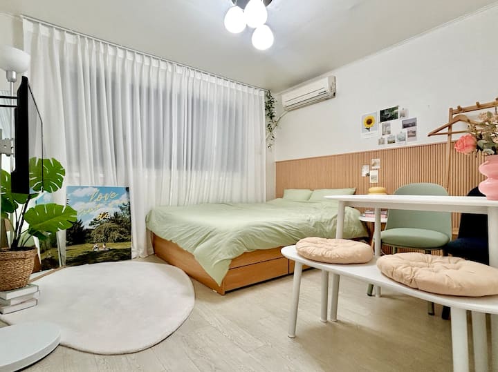 [서울 휴가(休家)]홍대,상암,이태원,용산,신당/광흥창역 도보1분/장박할인 - Seoul