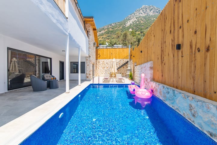 Villa Kalkan Merkezde 1+1 Müthiş Villa - Kalkan