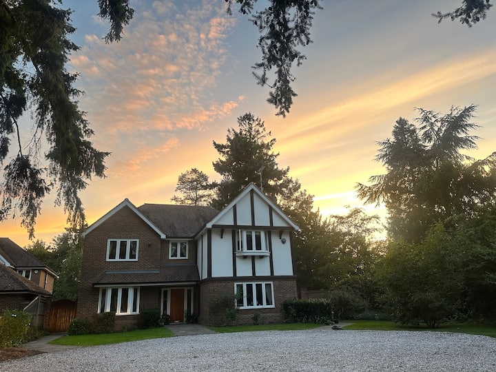 Chic Room With En Suite Near The Surrey Hills - Guildford, UK