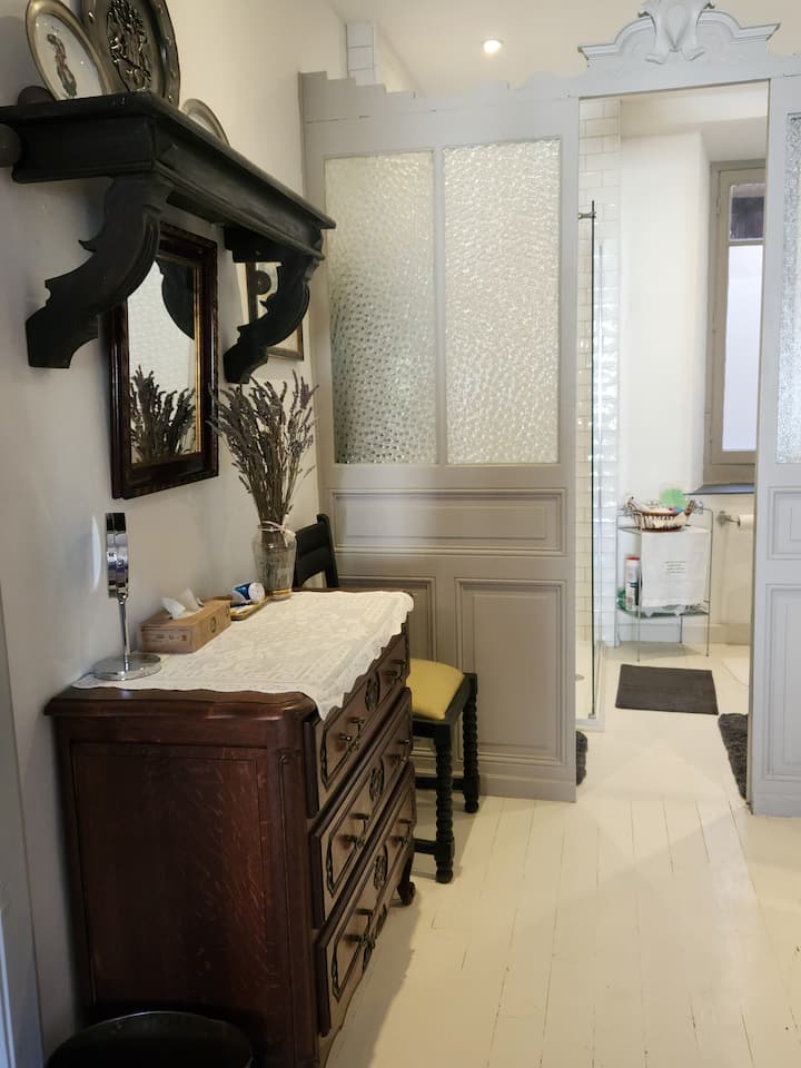 Tout Le Monde: Charming Townhouse In Quillan - Quillan