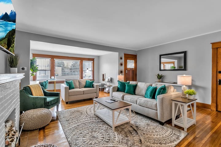 Stunning 3 Bedroom Close To Niagara Falls & Parks - Kenmore, NY