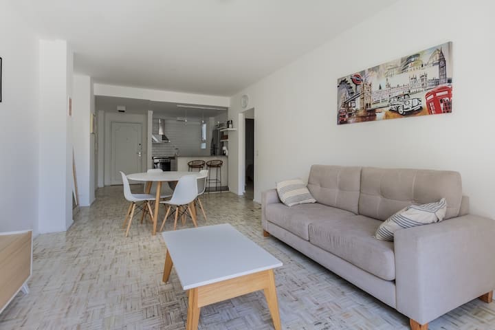 Sunny 2 Bedroom Recoleta Apt - Buenos Aires