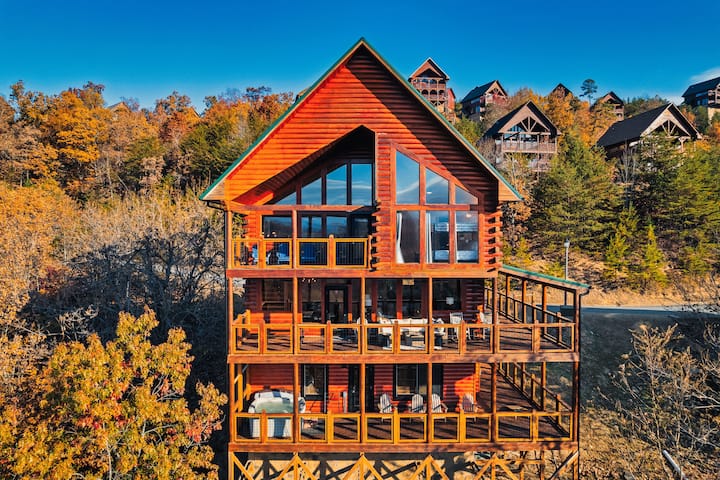5 Star Views! Renovated | Hot Tub | Games - Pigeon Forge, TN