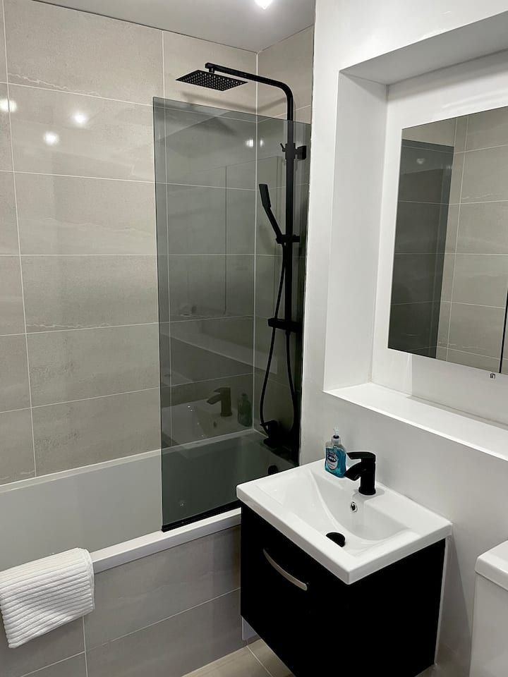 6 Bed Apartment Building Complex By Hostara Homes - London