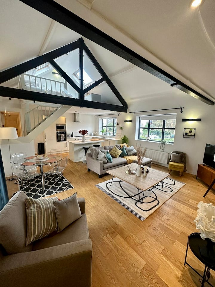 Central Reading | Near Station - Henley-on-Thames