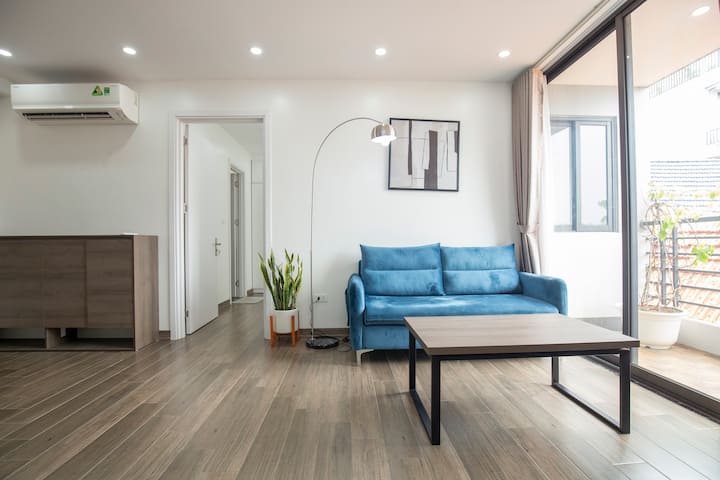 Two Bedroom Apartment, Balcony, Washing Machine. - Hanoi