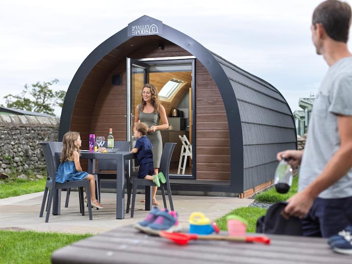 Luxury Pod Pet Friendly + Bunk Beds 
(Merry) - Grange-over-Sands