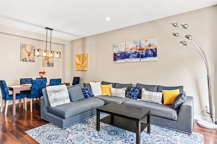 100% Private & Spotless ~3br, 3.5wr ~Trinity Plaza - Brampton