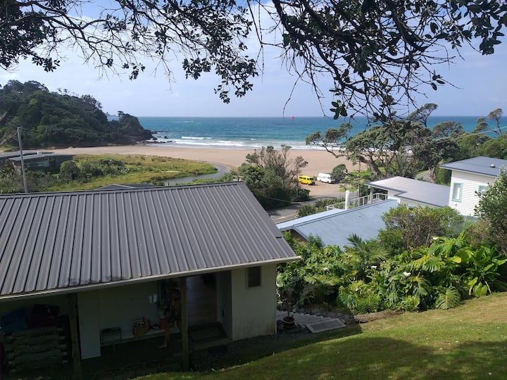 Sandy Bay Bach - Hikurangi