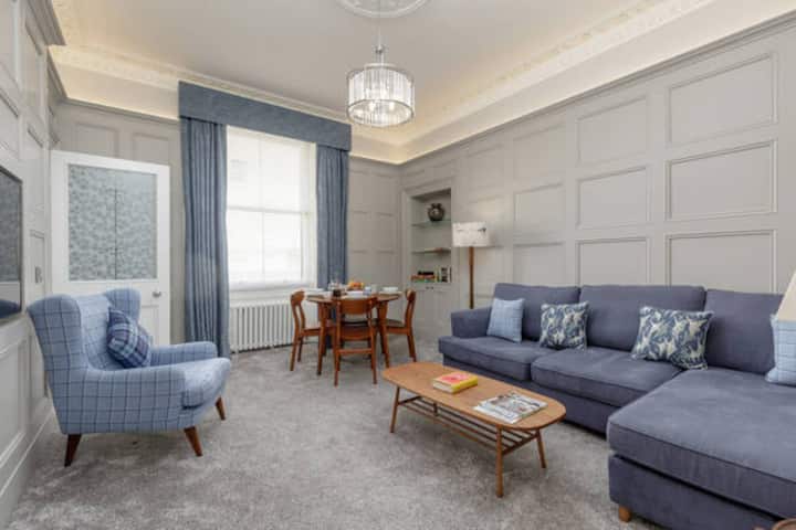 Luxury Flat Beside The Castle - Edinburgh