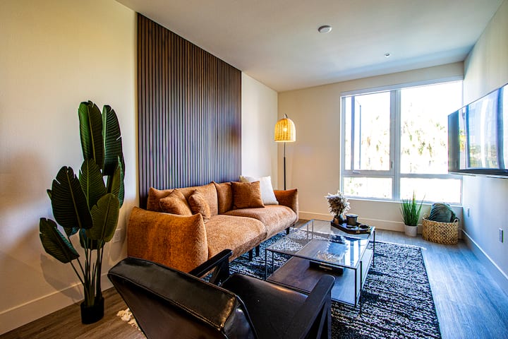 The Jackson - Lux Condo W/ Rooftop Pool, Spa & Gym - Costa Mesa, CA