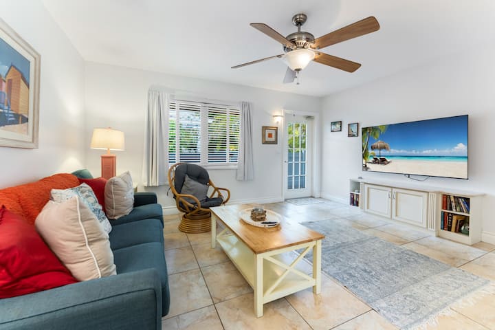 "The Queen" At Palm Tree Villas Resort - Anna Maria, FL