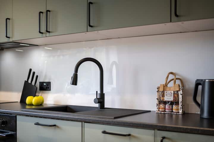 Gorgeous Modern Studio Near Tube - Londen