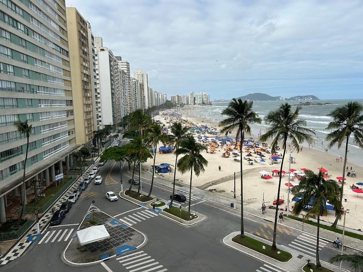 Apto 2 Passos Das Pitangueiras. - Guarujá