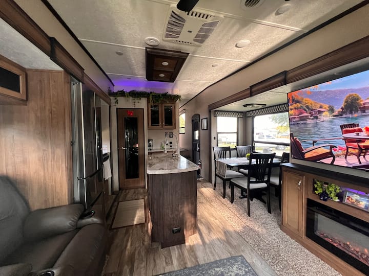 Lake Front On Conroe Rv Stay! - Lake Conroe, TX