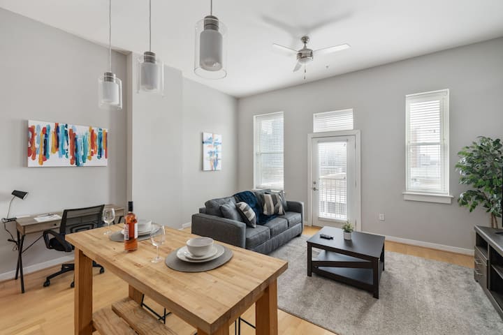 Private Apt Near Va Capitol + Local Hospitals Rva - Richmond, VA