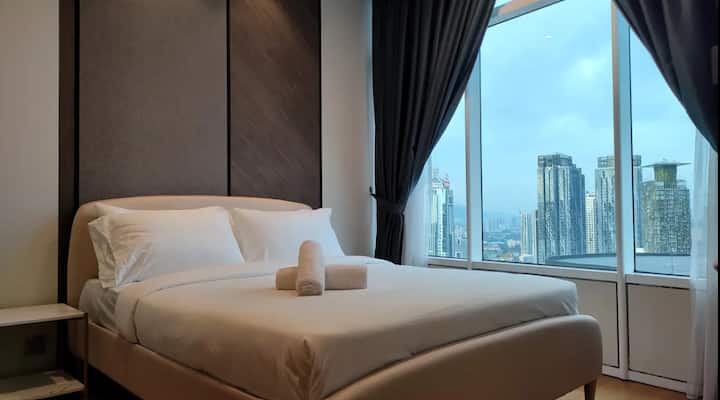 Premium Klcc View 2br For Couple @ Sky Suites [45] - Kuala Lumpur