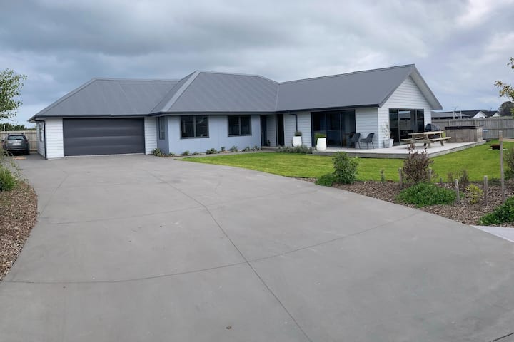 One Tree Point Retreat. - Northland