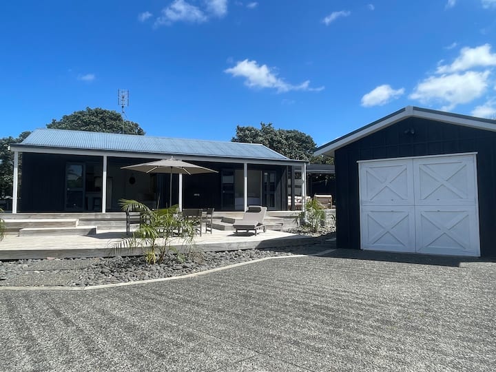 Beach Retreat Perfect Getaway - House & Studio - Omaha River