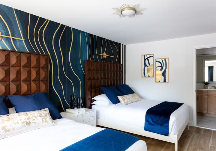 Double Queen Suite - The Cove At Salem - Salem, MA