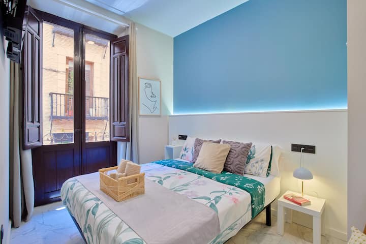 Ares Balcony Double Bed Room - Granada, Spain