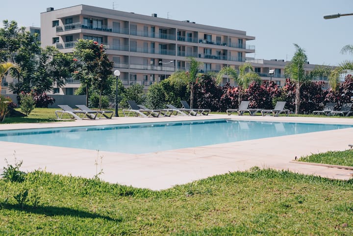 2br   With Terrace, Side Sea View And Pool Access - Funchal