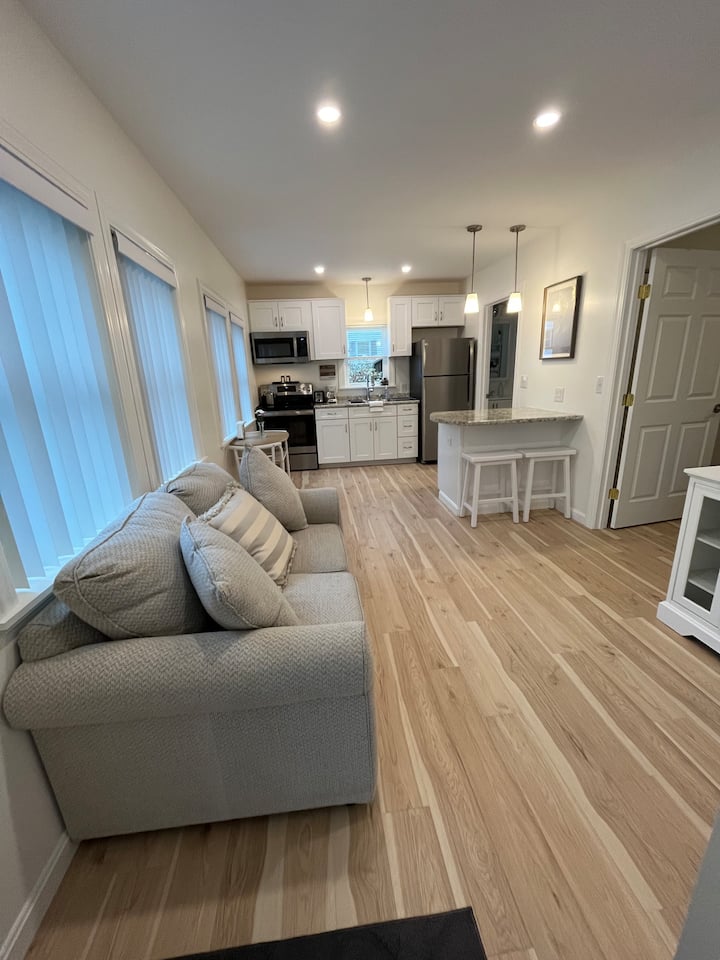 Modern New 1 Bd 1 Ba Apt, Saco-come Enjoy Me! - Biddeford, ME