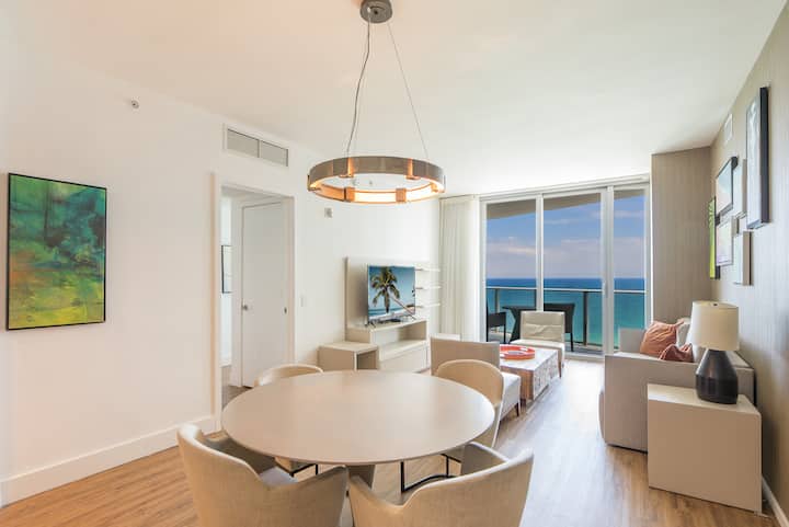 Lyfe Beach 1 Bdrm Oceanview Pool & Beach Service - Hallandale Beach, FL