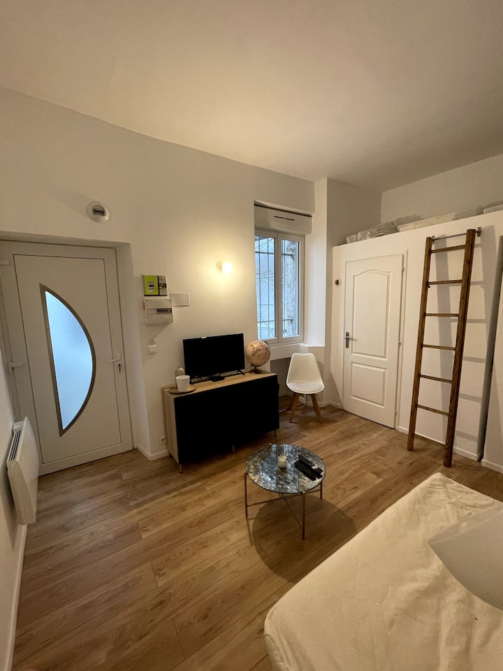 Studio. Saint Cloud. - Saint-Cloud