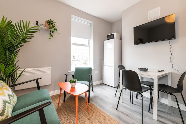 Fully Refurb 2 Bed Apt 1st Floor - Dublin