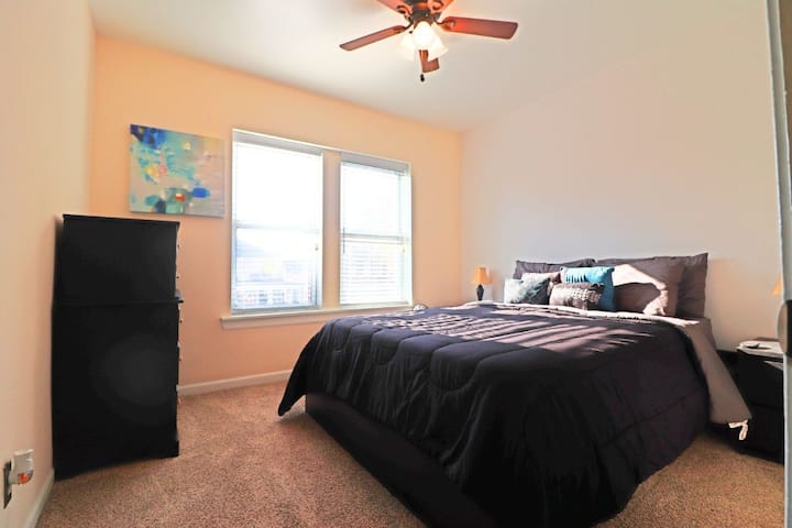 Professionals' Private Room - Detroit, MI