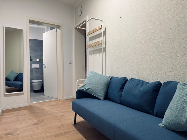 2 Bed Room-balcony-kitchen-parking-style Bathroom - Leipzig