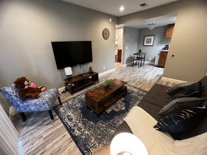 Lunar Suite 1b/1b Great Location - Henderson, NV