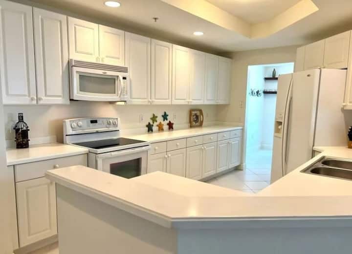 Resort Living On River - Fort Myers, FL
