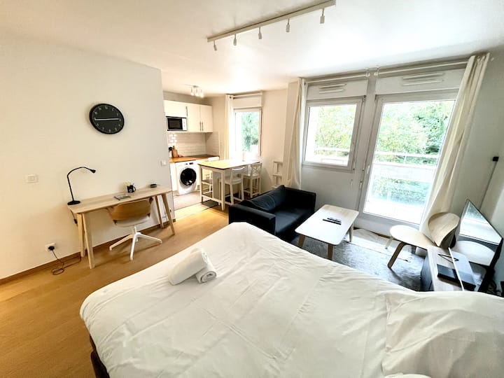 Studio Paisible Avec Balcon, Boulevard Rodin - Le Plessis-Robinson