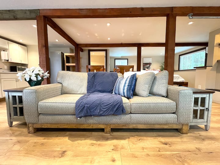 Charming Downtown Studio - Monthly Stay - Sebastopol, CA