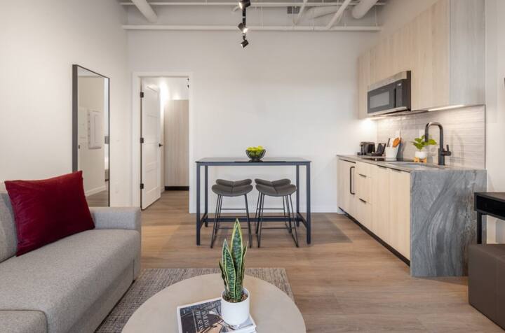 Junior One Bedroom Suite - Richmond