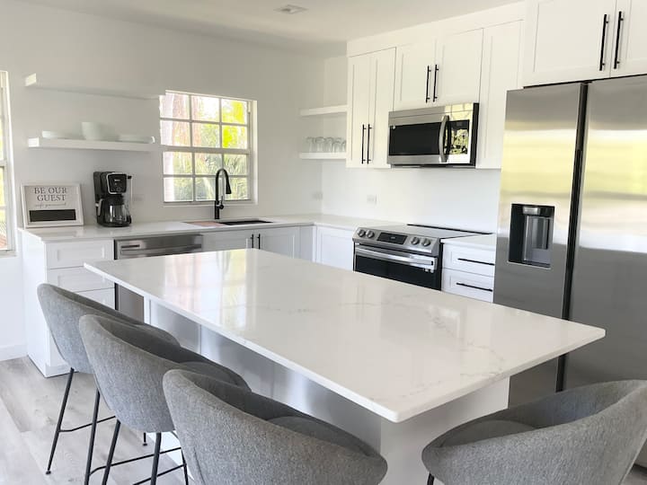 Hidden Hideaway - 7mile - 2bed/2bth-pool - Cayman Islands