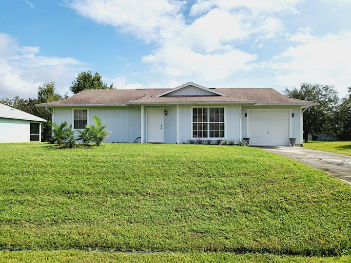 Treasure Coast Retreat - Port St. Lucie, FL