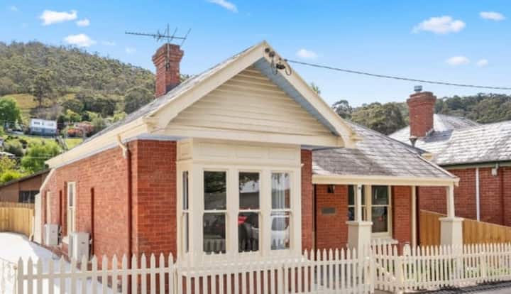 Cascade House - Kingston