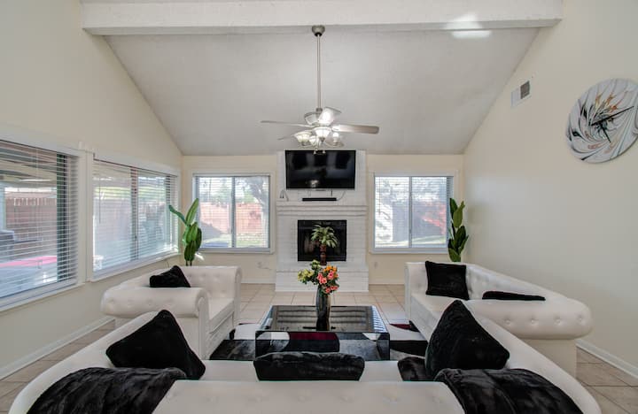 Stunning 4br Home In Sw Houston | Monthly Stay - Houston, TX