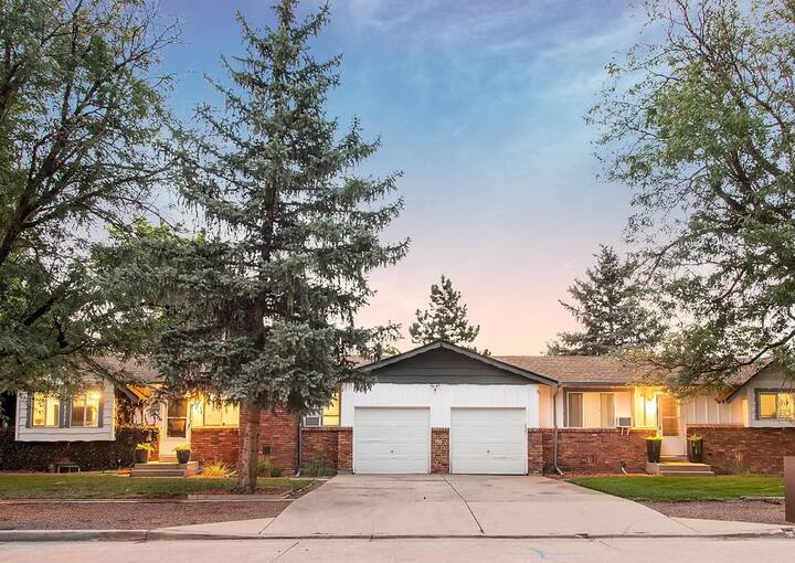 Lakewood Cottage - Lakewood, CO