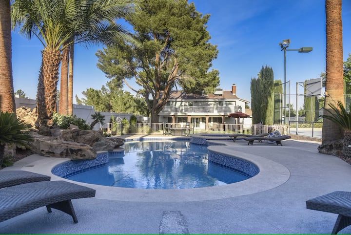 Large, Luxury Villa W/ Pool, Tennis On 3/4 Acre! - Las Vegas