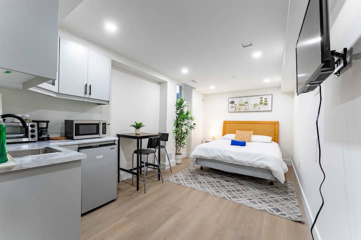 Quiet Studio Sanctuary In Alton Village - Burlington