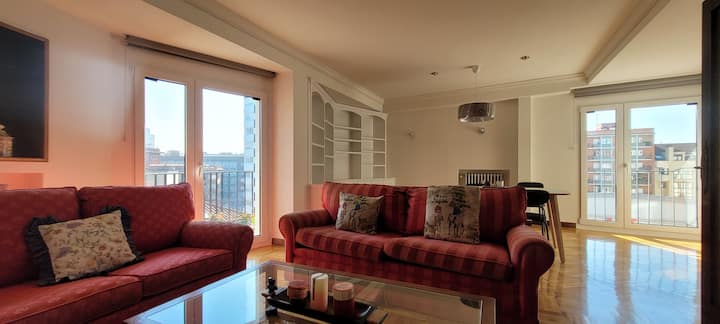 Gran Piso Céntrico Con 3 Terrazas - Gijón