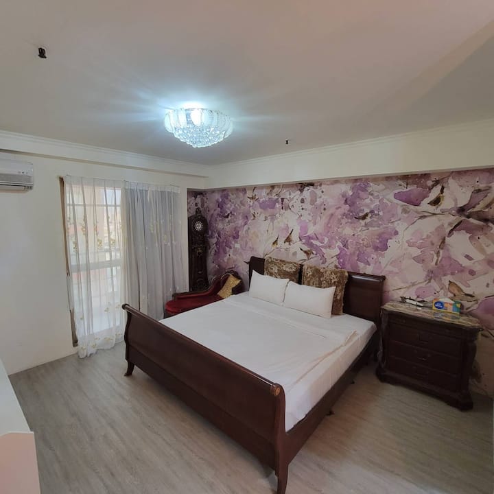 紫花紛飛陽台主題套房~步行美麗島捷運站5分六合夜市~ - Kaohsiung City