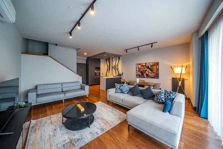 Unique 2br Duplex In Beyoğlu ; Parking, Pool, Spa - Estambul