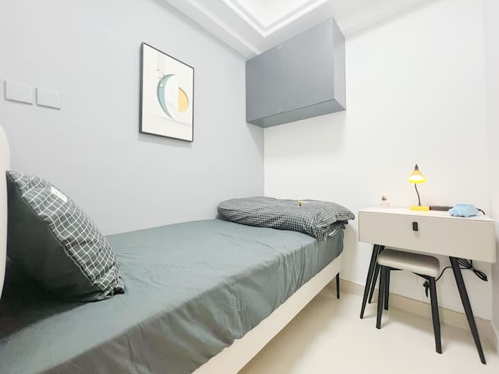 Co-living Simple Single Room @Jordan Man Cheong St - Hong Kong