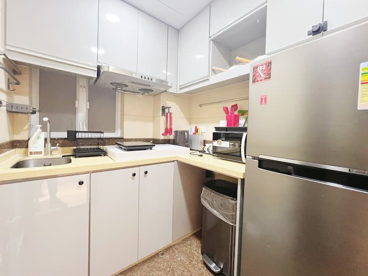 Co-living Cozy Window Double @Jordan Man Cheong St - Hong Kong